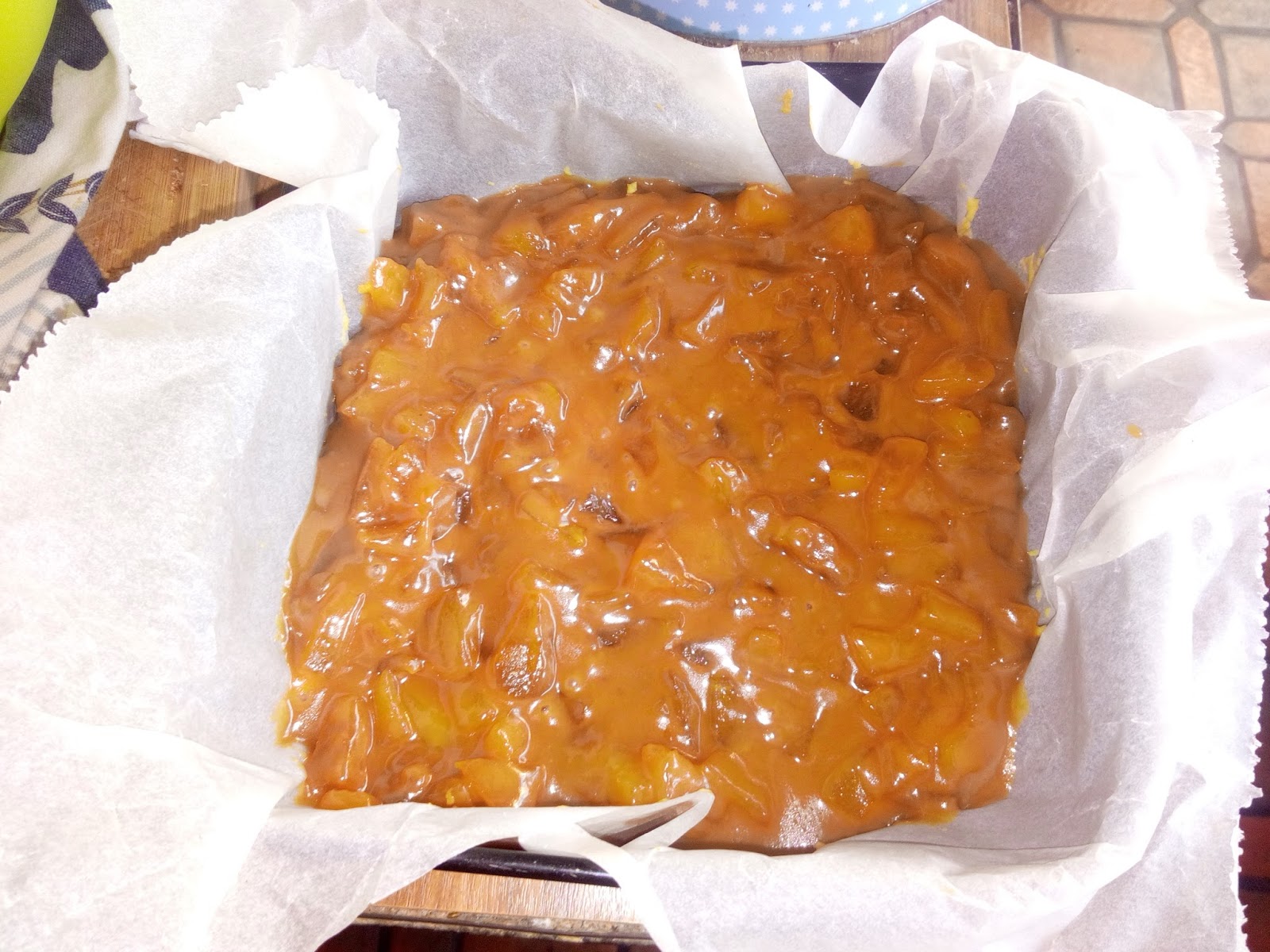 Madhouse Family Reviews: Madhouse recipe : Toffee apple shortbread cake