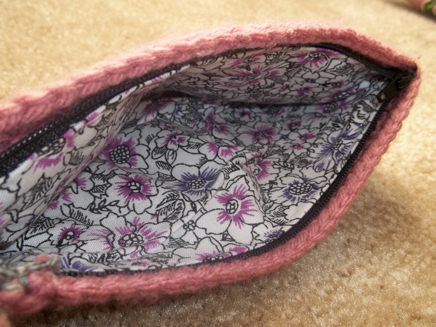 Creative Me!: Crochet Wristlet *pattern*