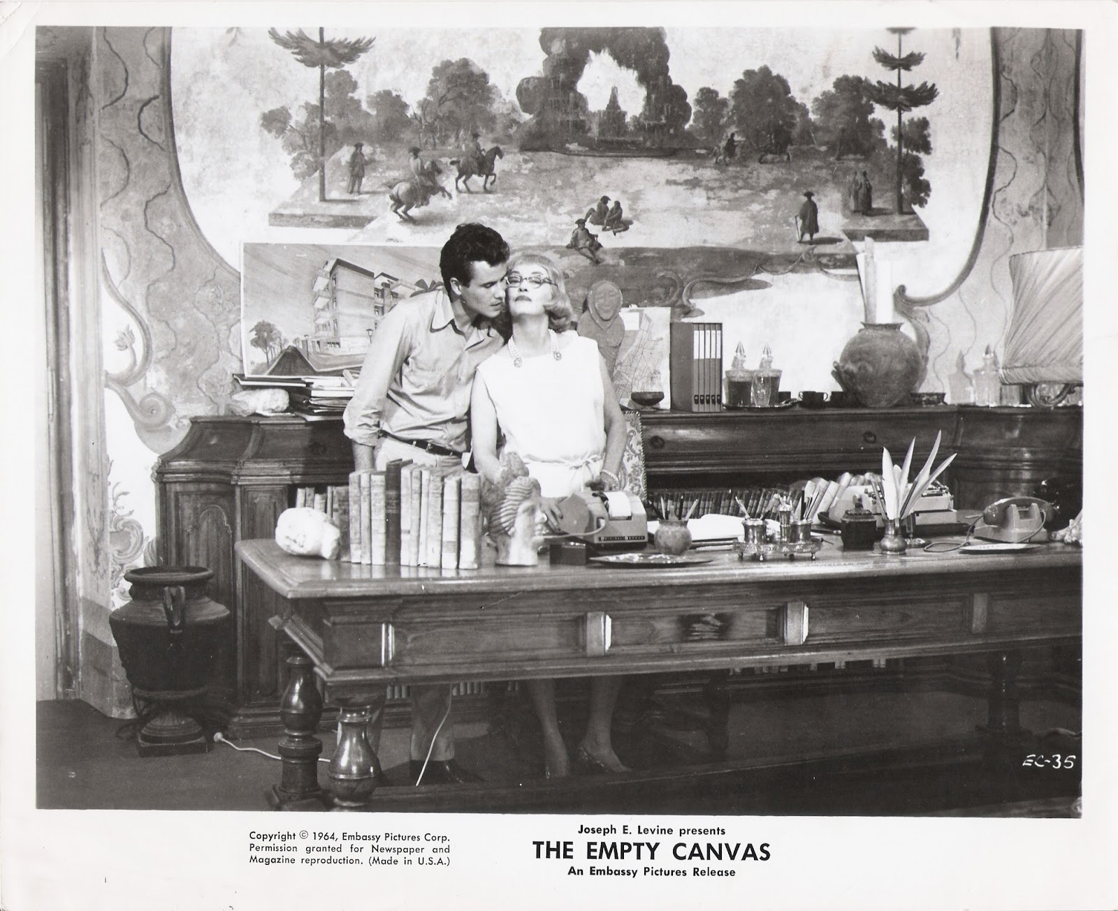 La Calda Vita: The Empty Canvas (1963)