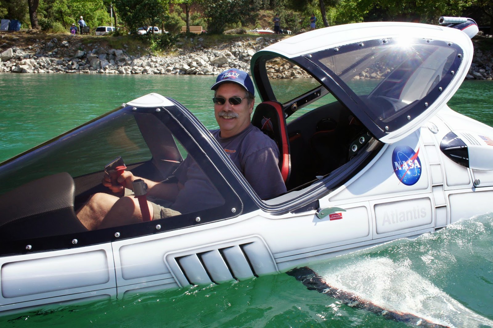 Kaiju tech: Seabreacher- The Diving Monster..