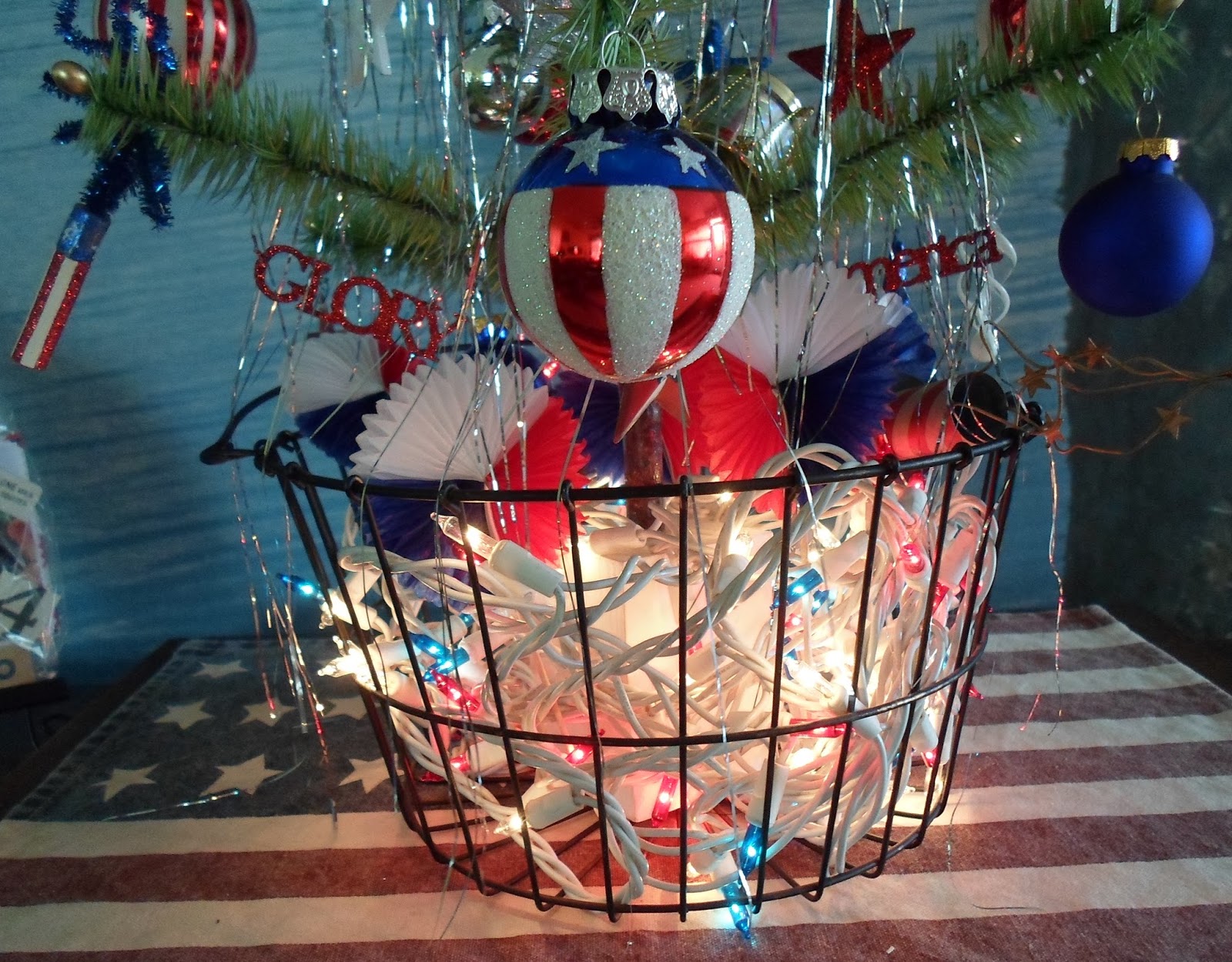 Happier Than A Pig In Mud: 4th of July Tree-2016