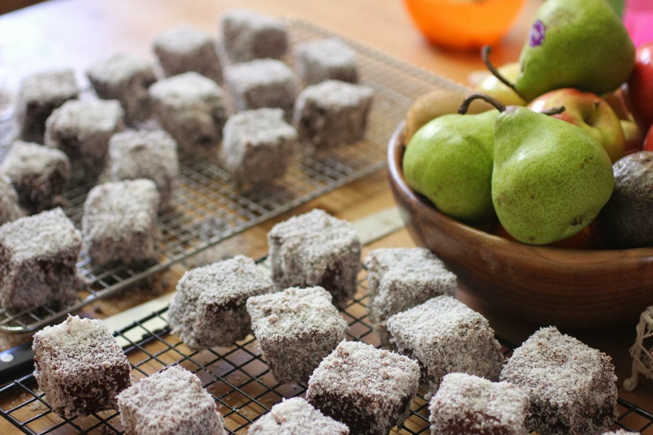 Green Gourmet Giraffe: Vegan lamingtons and Mother and Son