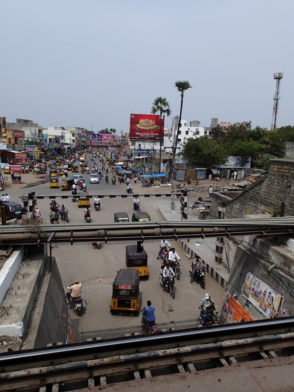 Intia - Ihana vai Inhottava? - Maailmankirja