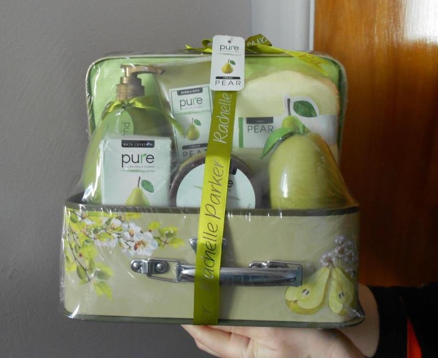 Pure by Rachel Parker! Deluxe Fresh Pear Bath Gift Set Review - Beauty ...