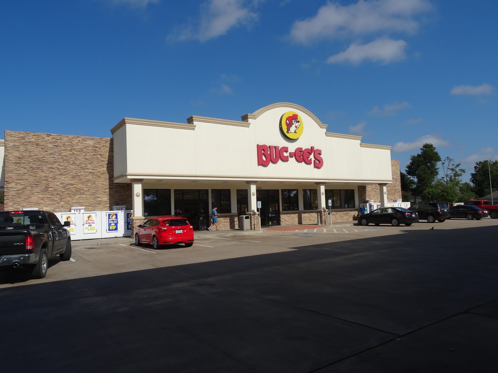 Expat in Houston: Buc-ee's
