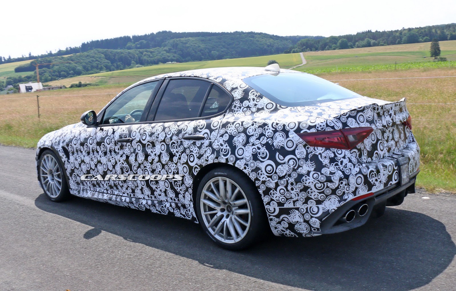 2016 Alfa Romeo Giulia sports sedan finally officially revealed - Range ...