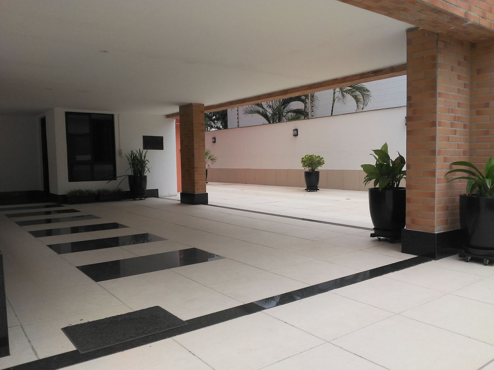 ROBERTO WAGNER ARAÚJO Arquitetura & Interiores: PROJ HALL PILOTIS: COND ...