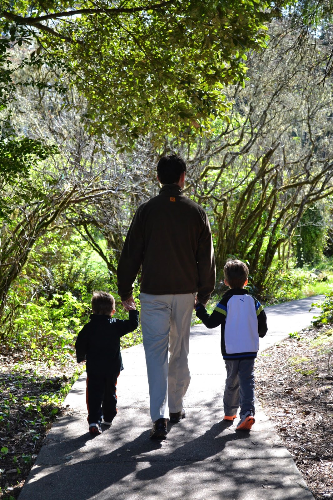 Lunde's Modern Life: Walk Through the Park