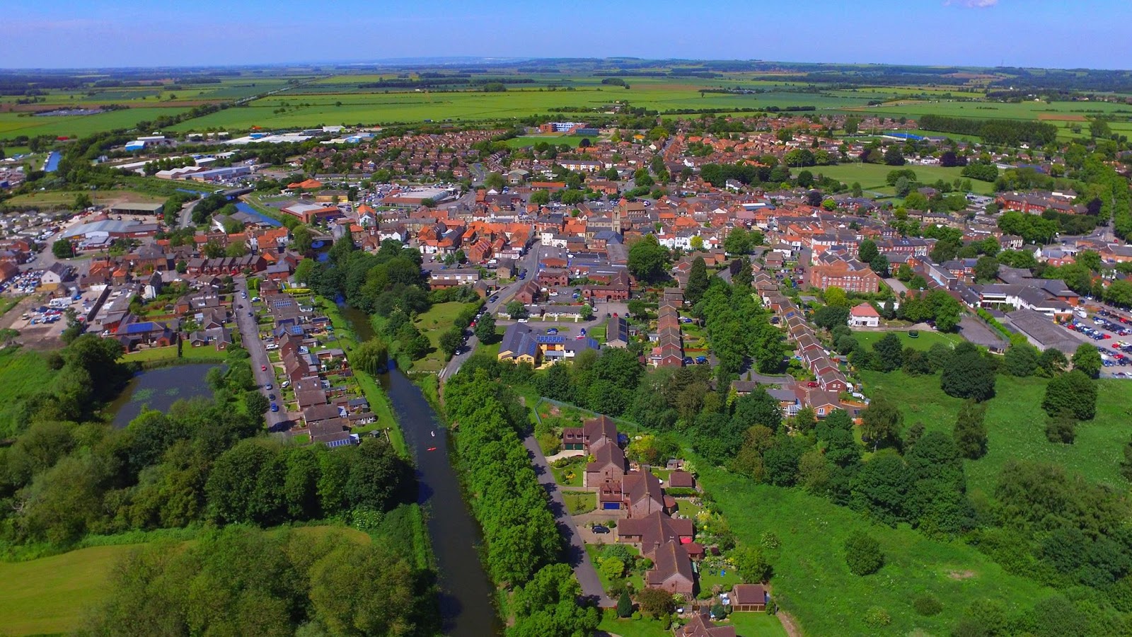 Nigel Fisher's Brigg Blog: VIEW 12 SUPER DRONE PICTURES OF BRIGG TAKEN ...