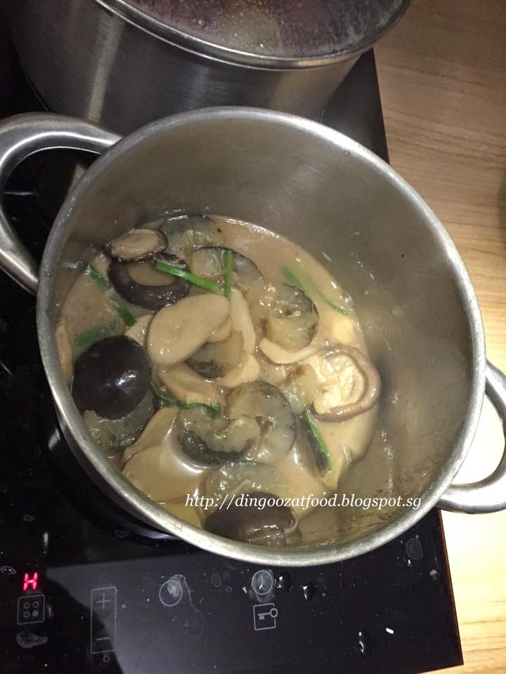 Miki's Food Archives : Braised Sea Cucumber With Assorted Mushroom 杂菇焖海参