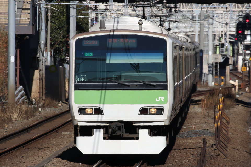 Michael's Trains Photo Album: JR山手線 池袋〜目白（目白駅） 2017年1月26日