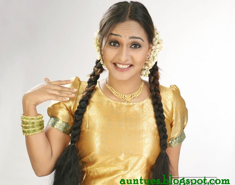 Girls and Aunty Actress Rare Gallery: Kerala Onam Pavada and Blouse ...
