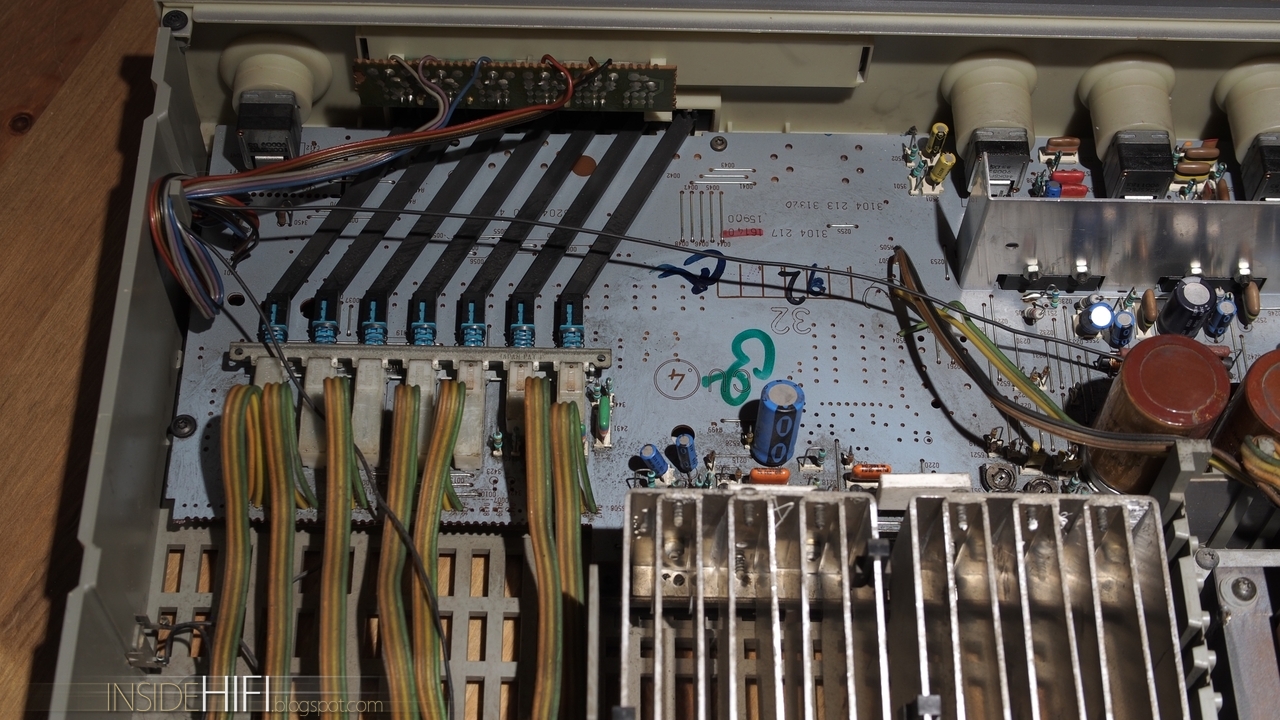 Inside Hi-Fi: Philips F 4134 (F4134/00S)