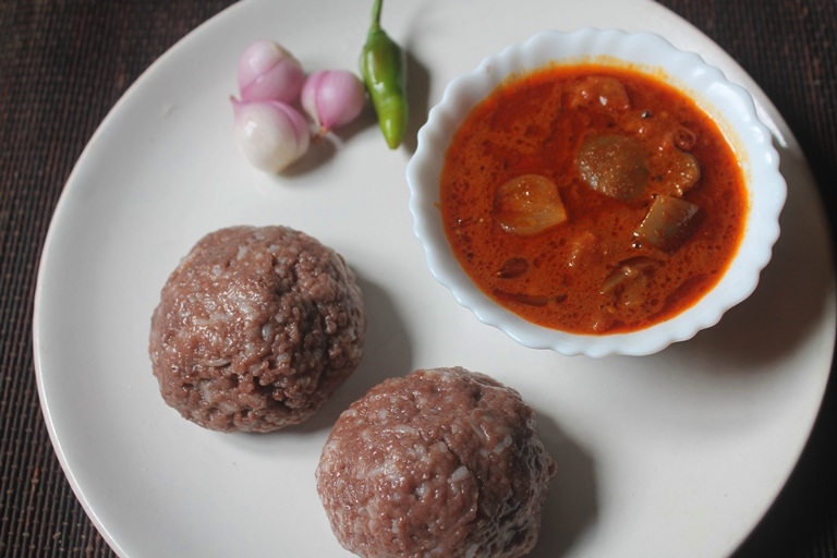 Ragi Mudde Recipe - Ragi Sankati Recipe - Keppai Kali Recipe - Yummy Tummy