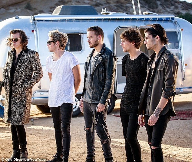 One Direction lands the Seventeen Magazine November 2014 'Hot Guy' cover