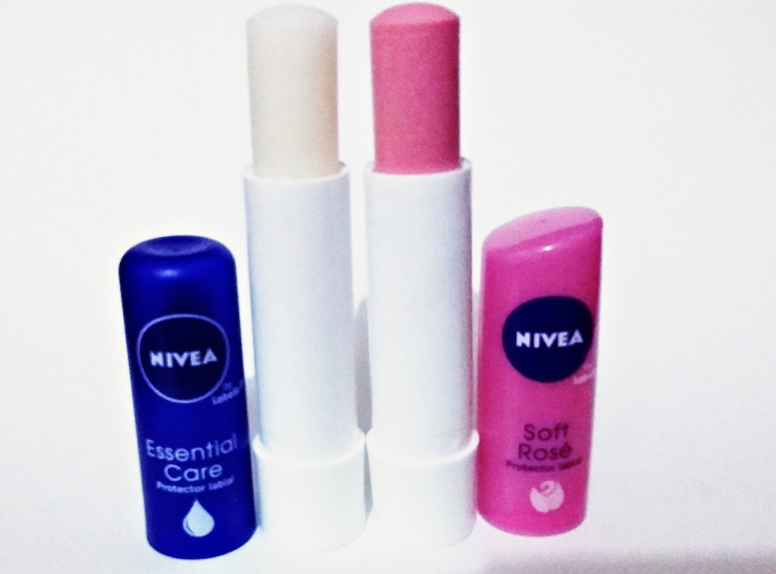 Arrasando e na Moda: RESENHA - PROTETORES LABIAIS NIVEA LIP CARE