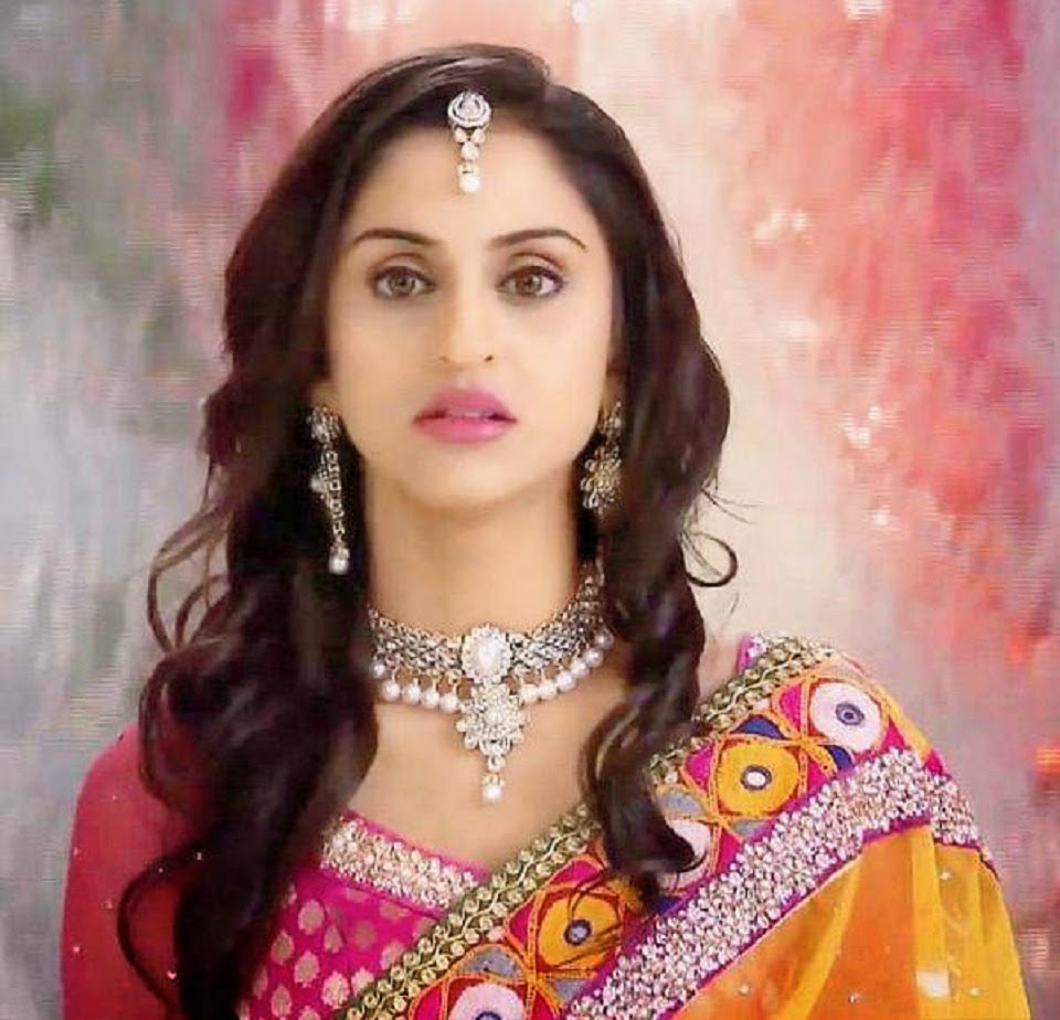 Dynamic Views: Beautiful Krystal DSouza Wallpapers