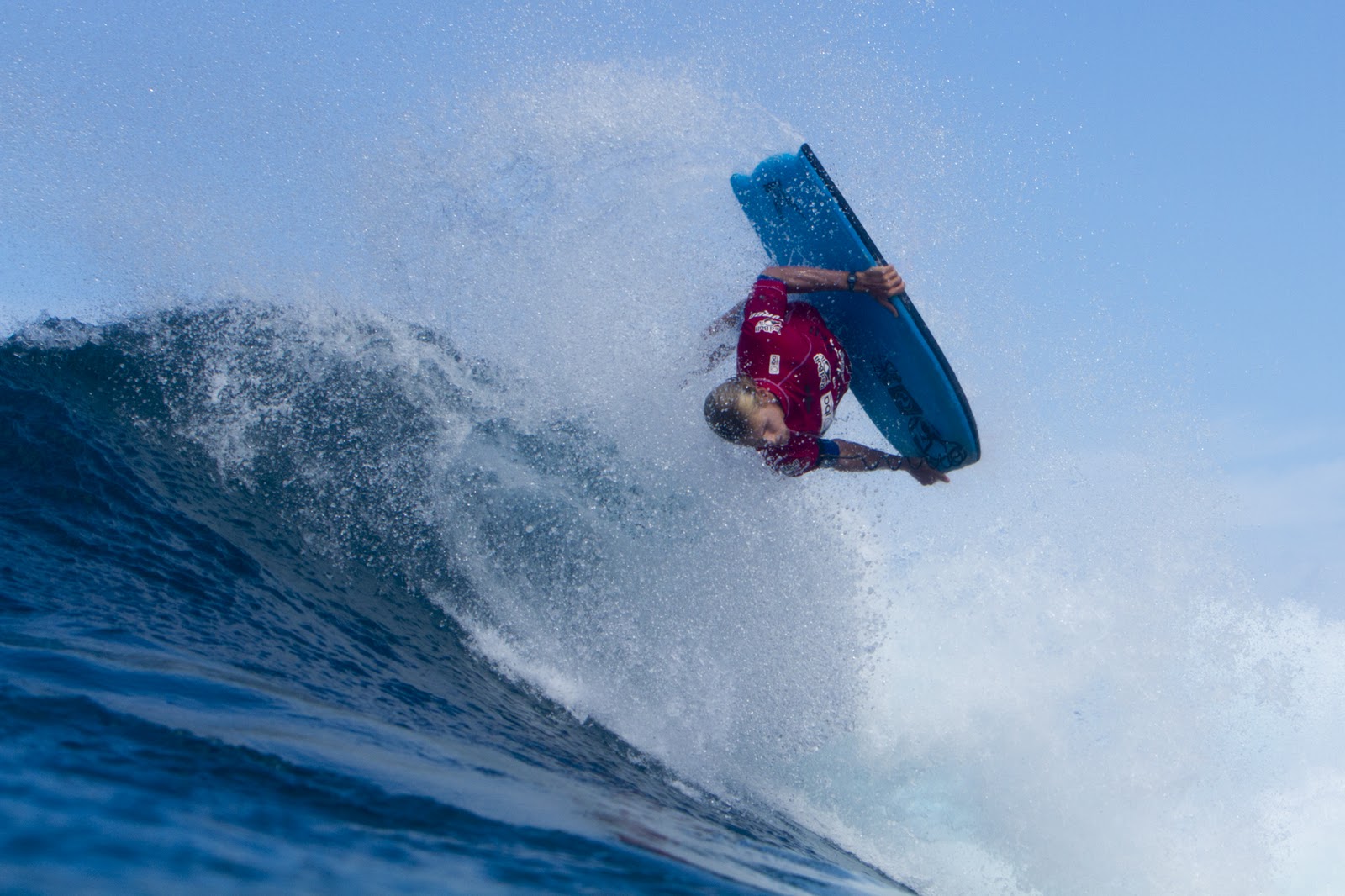 Emerald Surf City: 2011 Pipeline Pro Photos