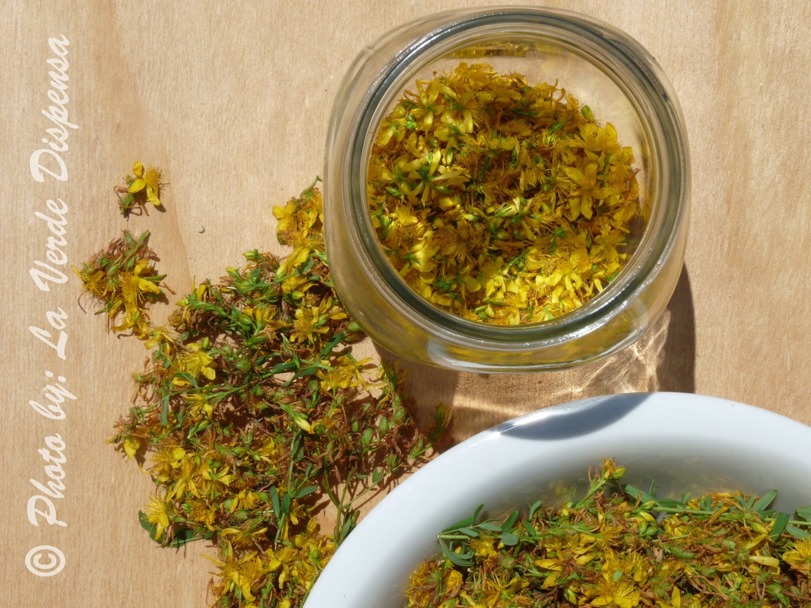 La Verde Dispensa: Olio di iperico - Come realizzarlo a casa