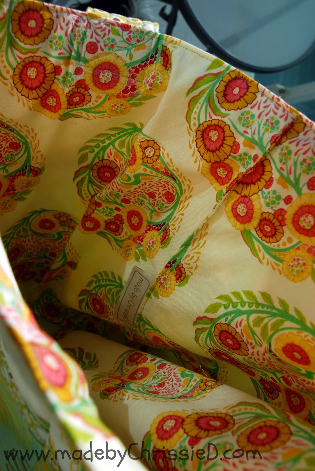 Chris Dodsley @mbCD: A Tula Pink Quilted Tote - A Cure For Torn Ligaments?