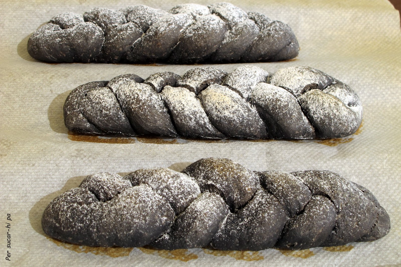 Per sucar-hi pa, gastronomía y viajes: Pan trenzado con tinta de calamar