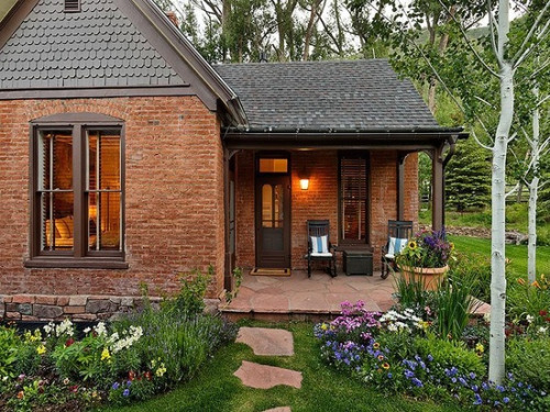 Lovely Brick Cottage | Content in a Cottage