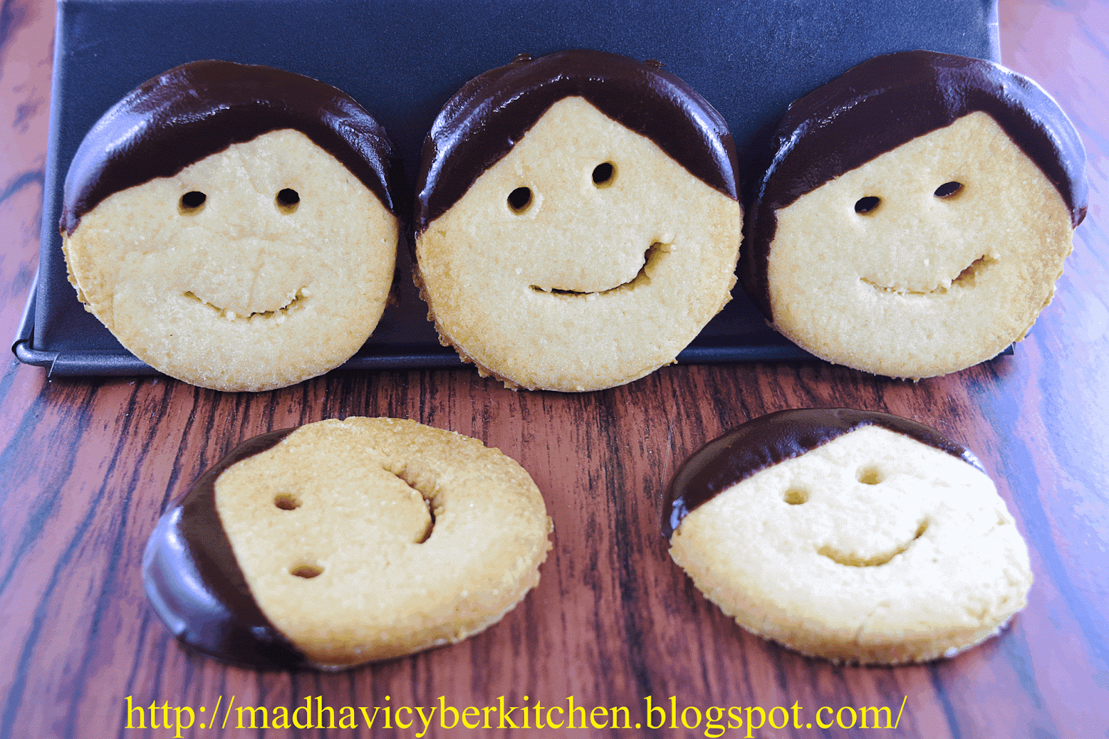 Madhavi's Cyber Kitchen: Smiley Cookies