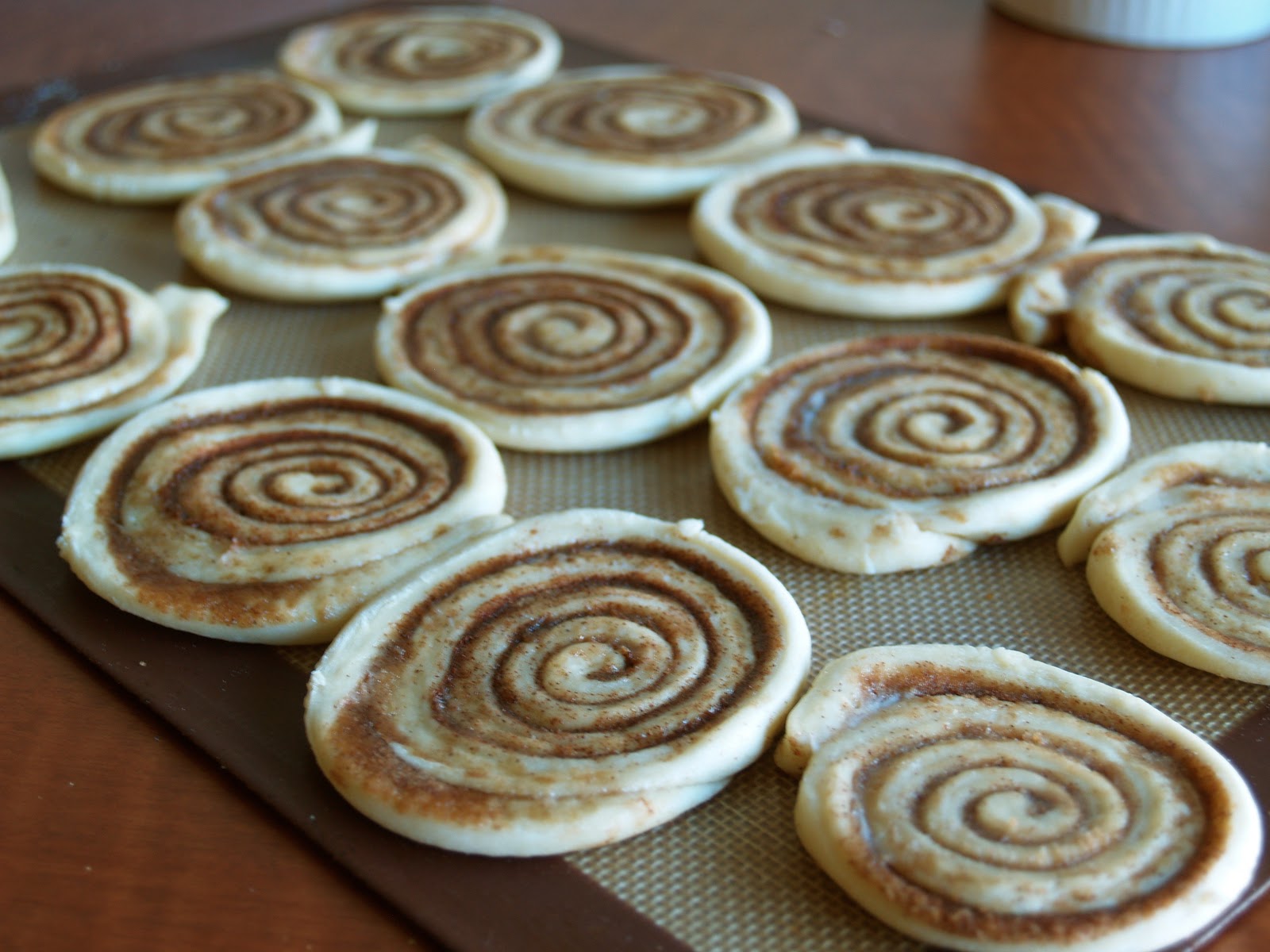 Hungry Hungry Highness: Cinnamon Roll Pull Apart Bread
