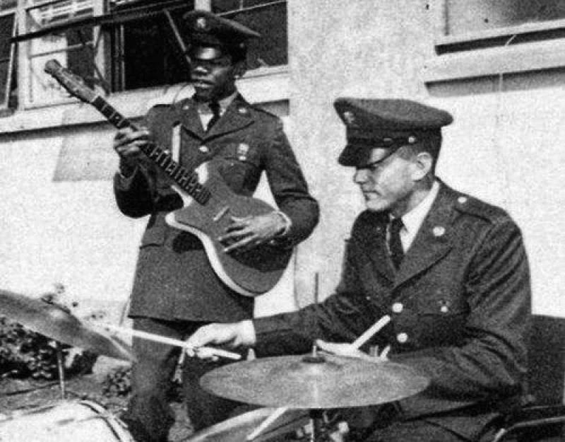 Rare Photographs of a Young Jimi Hendrix in the Army, ca. 1961-1962 ...