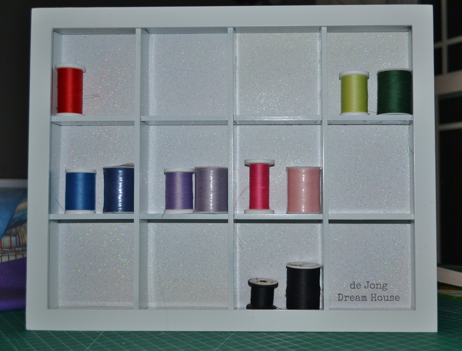 de Jong Dream House: DIY Thread and Bobbin Holder