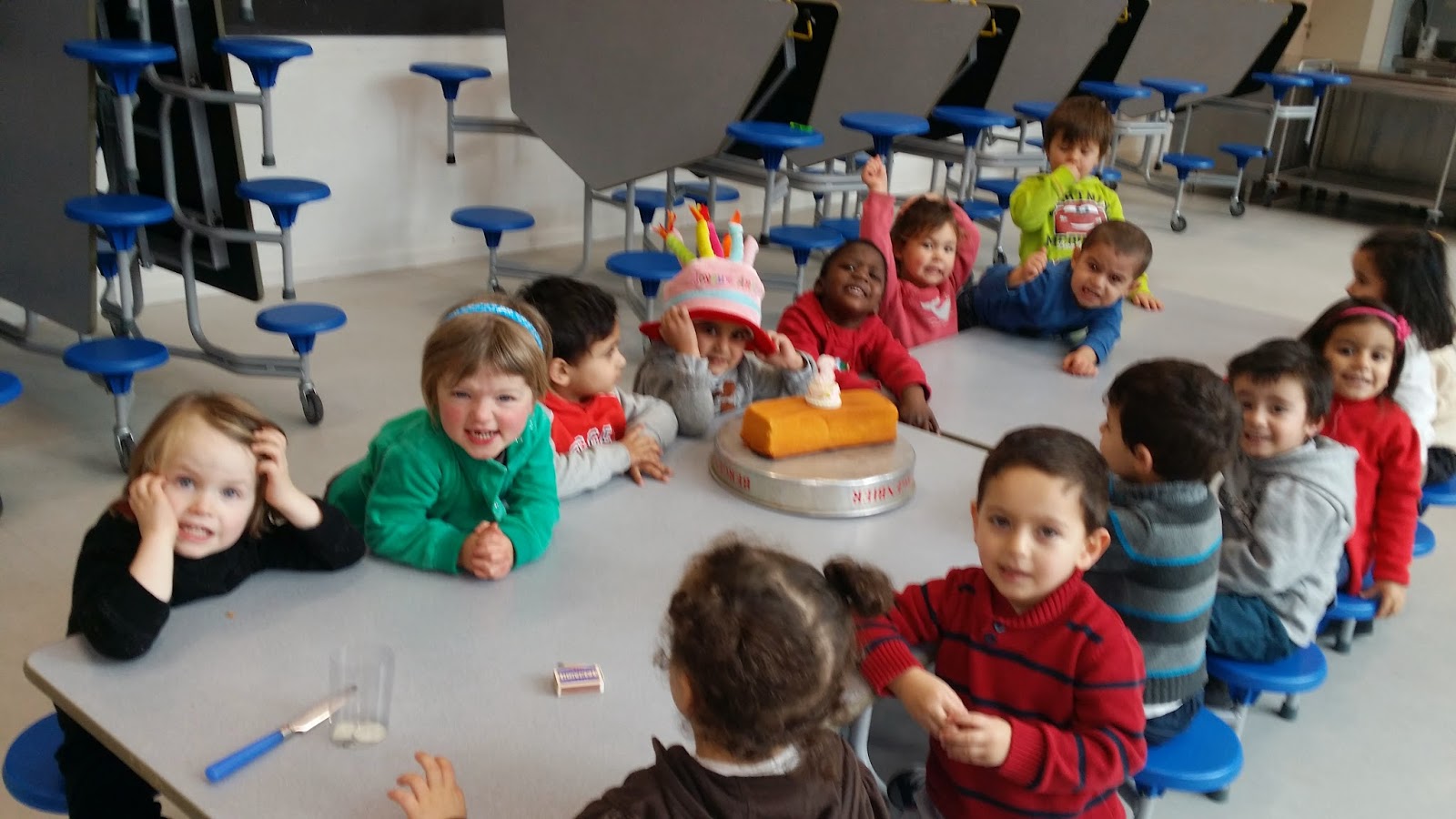 Eerste kleuterklas Sint-Joost-Aan-Zee: Feest, feest, feest...