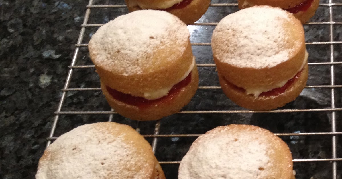 How to Make Cakes: Mini Victoria Sponges