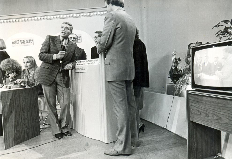 CORTINAS DE BAÑO: EL DÍA EN QUE CONOCÍ A ALEJANDRO ROMAY