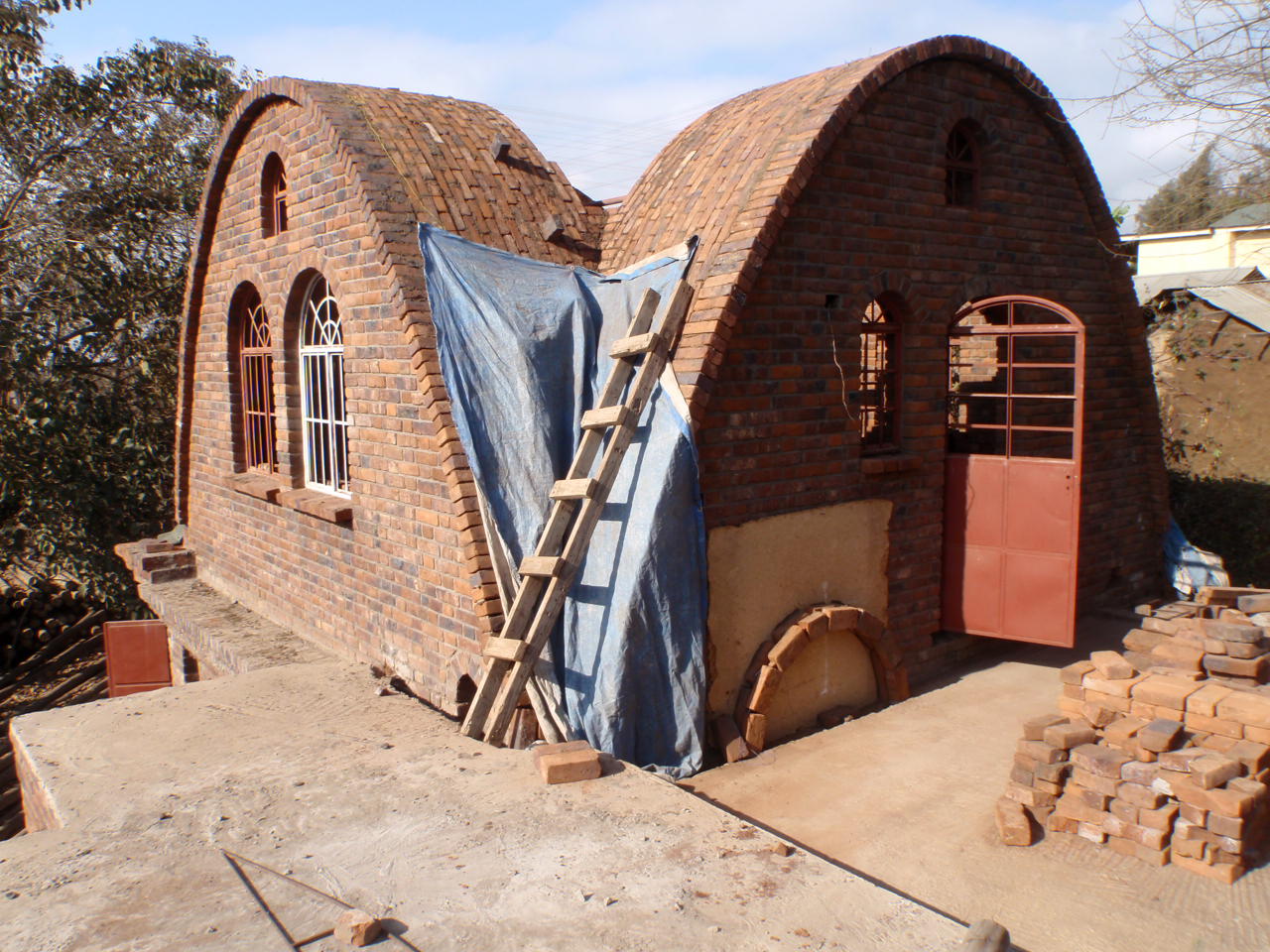 Alternative Building Construction : Vault House Progress IV Early September