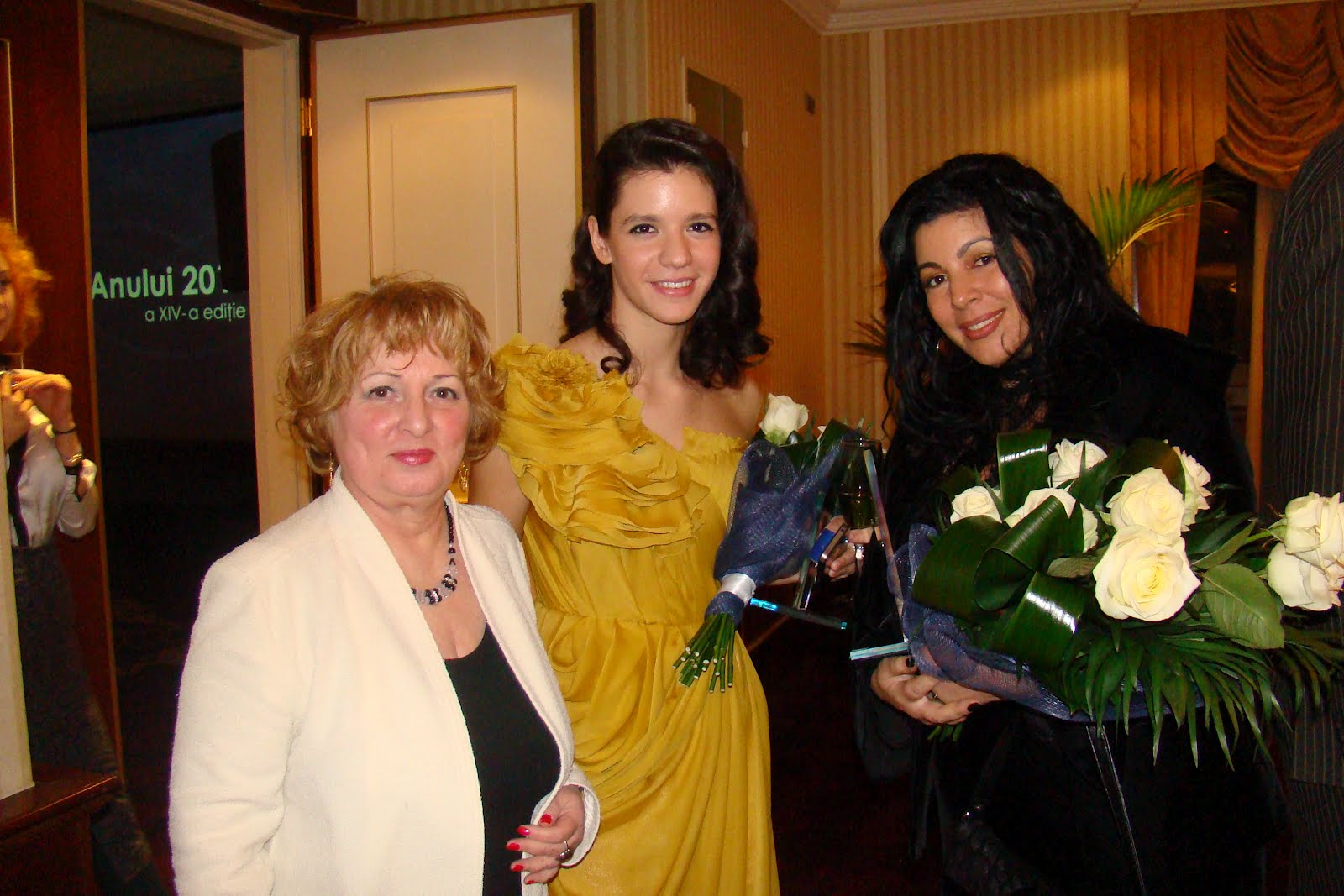 ANGELA BACIU: Scriitoarea ANGELA BACIU - FEMEIA ANULUI 2011 GALA ...