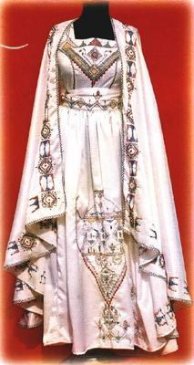 Ahmil: Culture et traditions berbère : 2- Le burnous et la robe kabyle