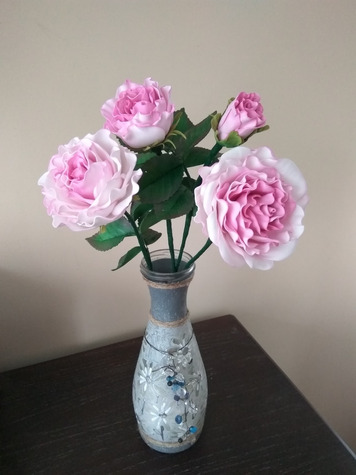 Rissa hobipaik: ROOSID SÜNNIPÄEVAKS