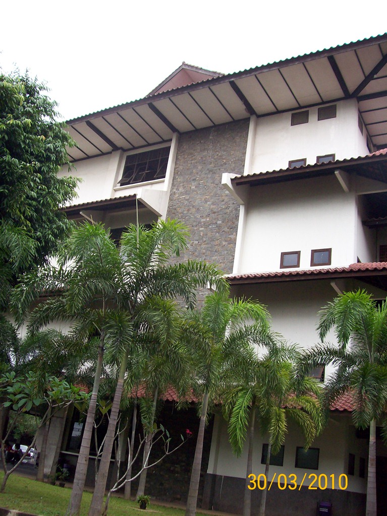 eat - pray - sleep(less): Fotografi Arsitektural Kampus G Univ. Gunadarma