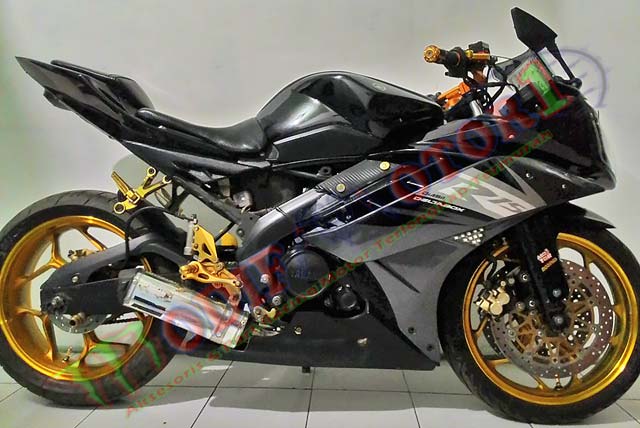 Modifikasi yamaha r15 terbaru movistar new merah velg jari jari ala ...