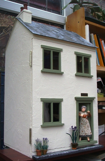 Julie's dolls house blog: 1/12th Scale 'The Lodge'