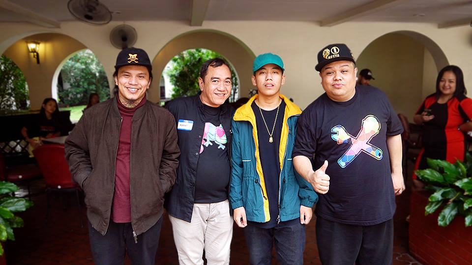 swordshines10: "hindi porke't dark ang music ko, eh, evil na!"--- aklas