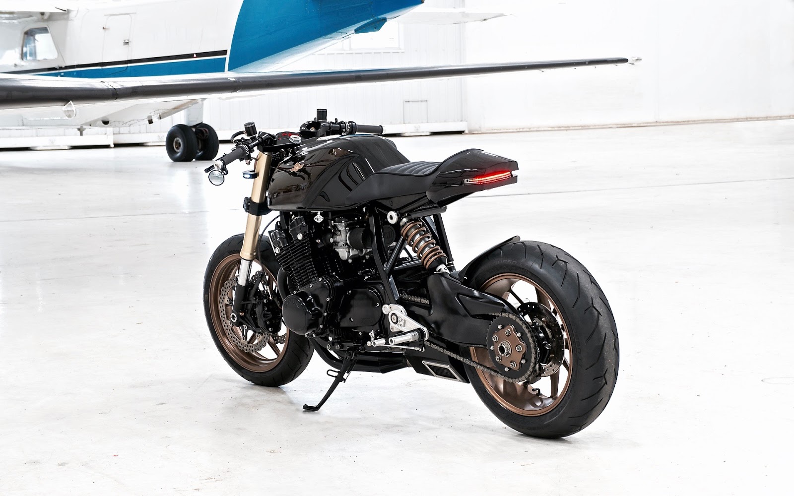 GS1150 Avio - Inazuma café racer