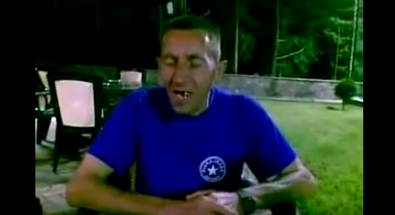 Bosanski`Humor: Bosanac pjeva pjesmu - Dzulijeta (VIDEO) Smijeh do suza