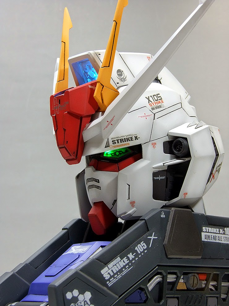 Custom Build: 1/24 Strike Gundam Head Display with LED