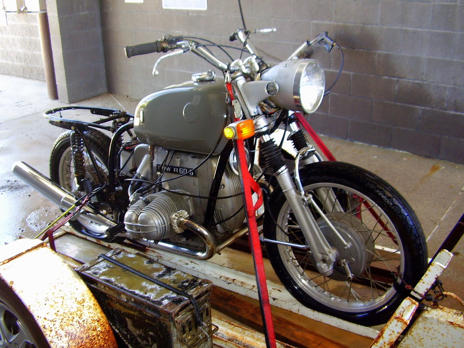 Jupiters Travels w/BMW: Another "barn" find....1971 Rat Bike.