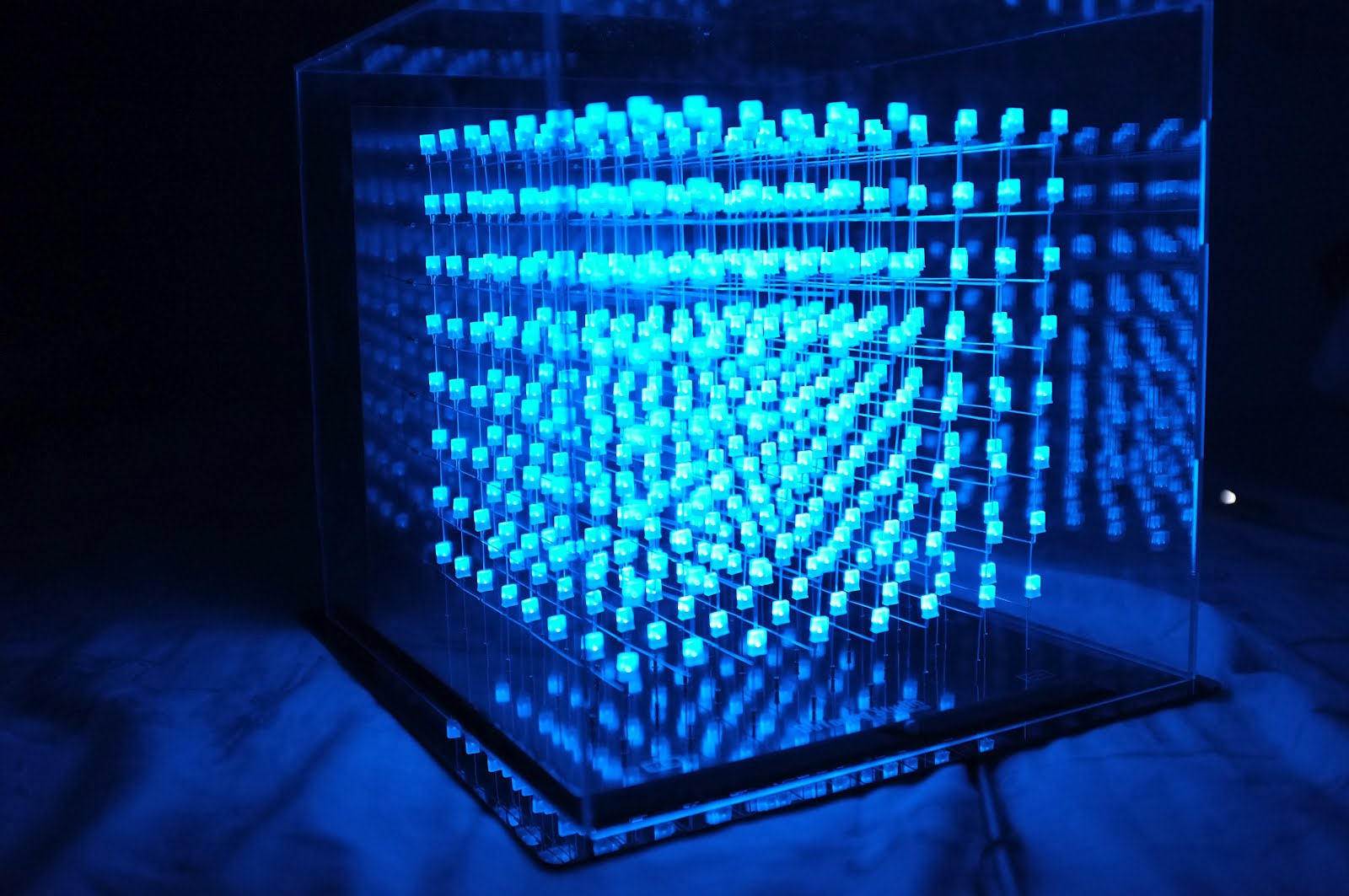 BitArtist.org: My 3D Led Cube Assembled.