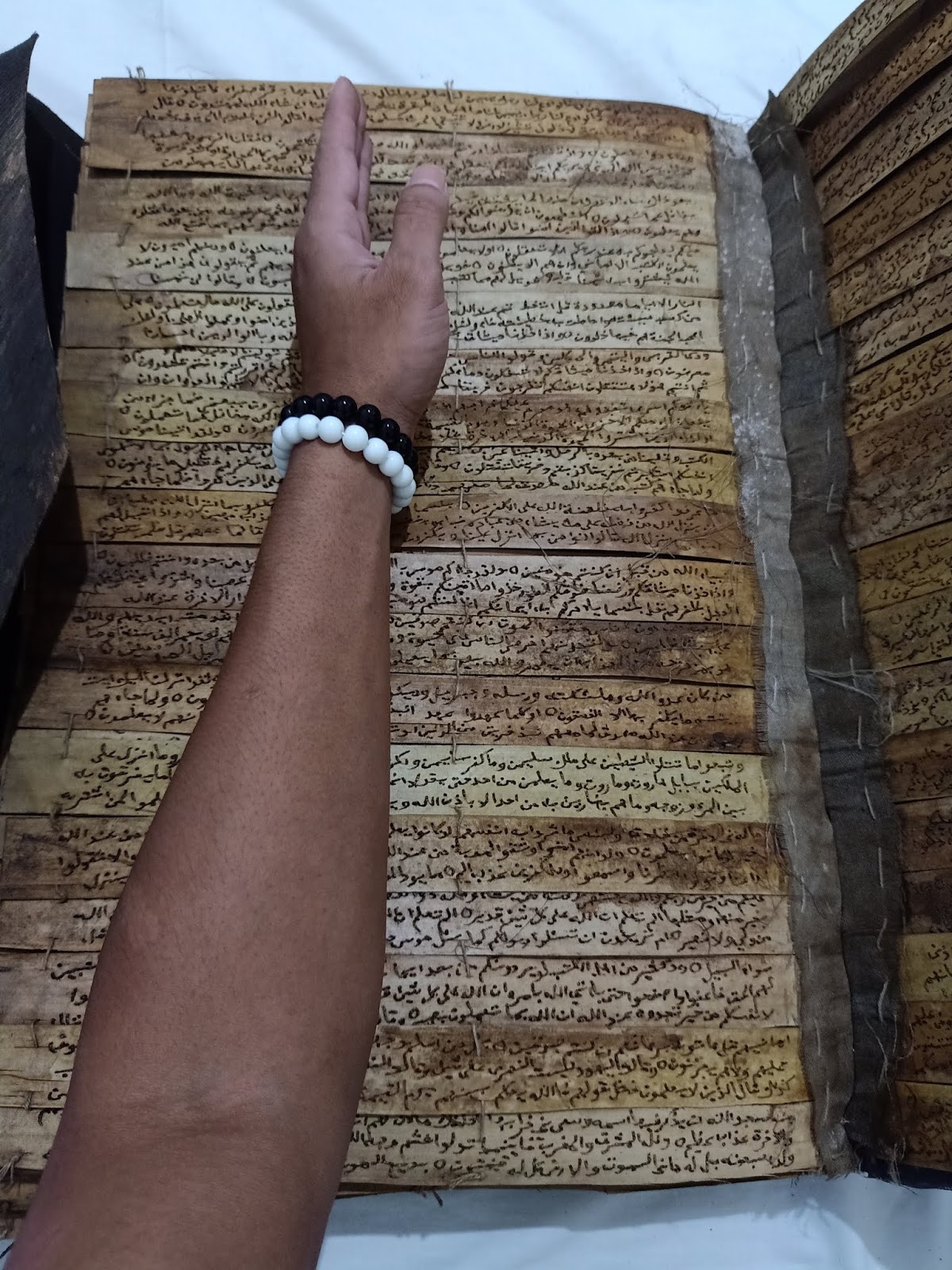 KITAB LANGKA BERTUAH ~ Jimat Azimat | Batu Mustika Geliga | Keris ...