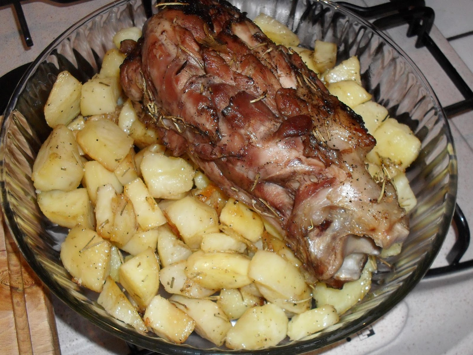 Le Ricette di Simona: STINCO DI MAIALE CON PATATE