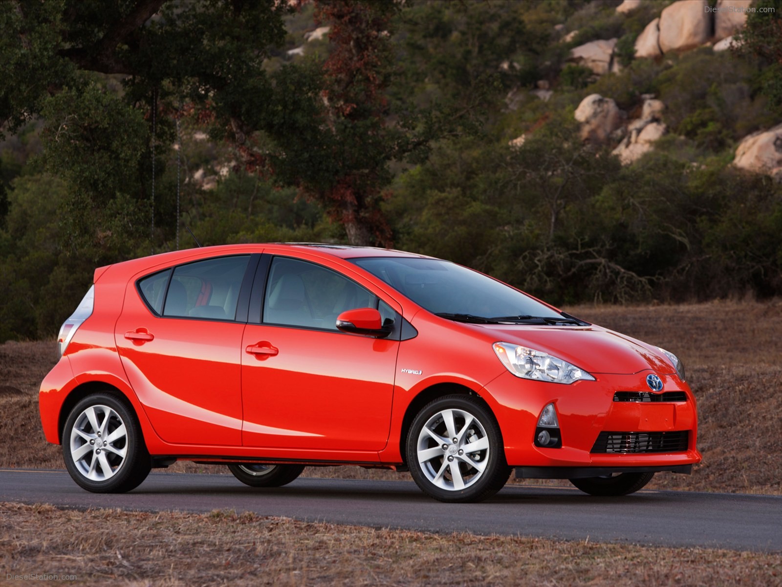 Prius c Launch Kicks Off with Strong Sales | Electric Vehicle News