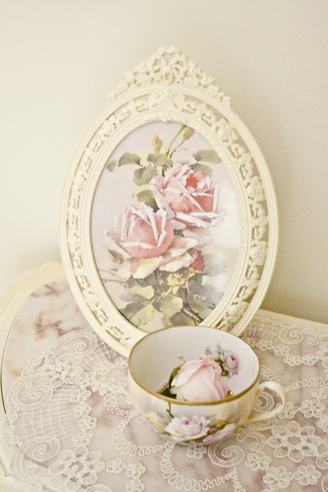 Jennelise: Coloured Cream with Roses